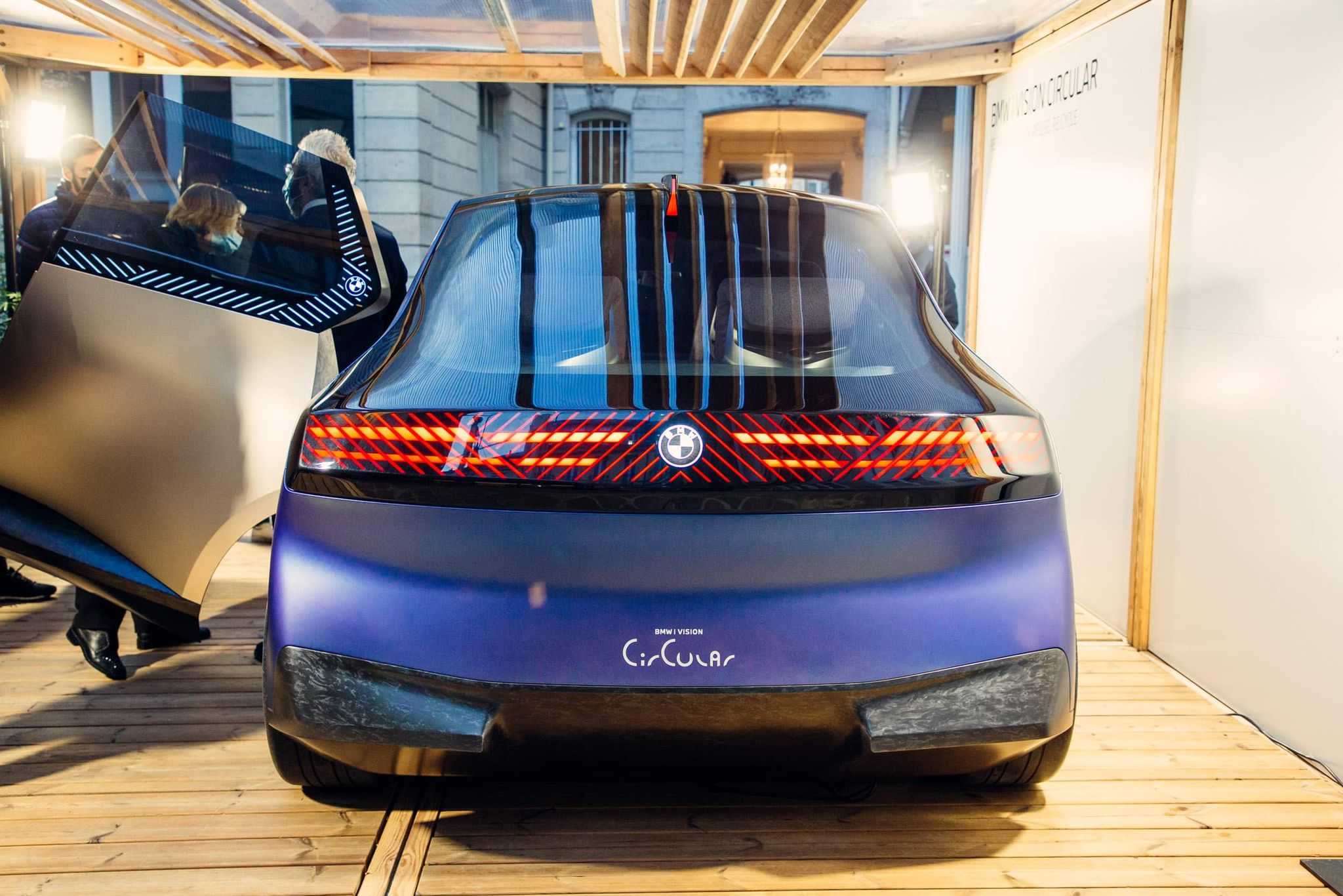 BMW i Vision Circular (11/2021)