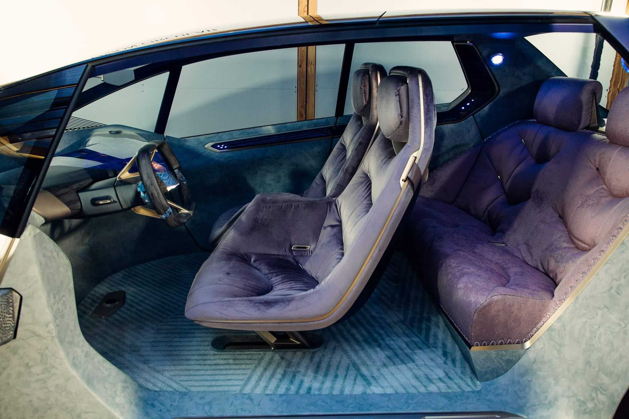 BMW i Vision Circular (11/2021)