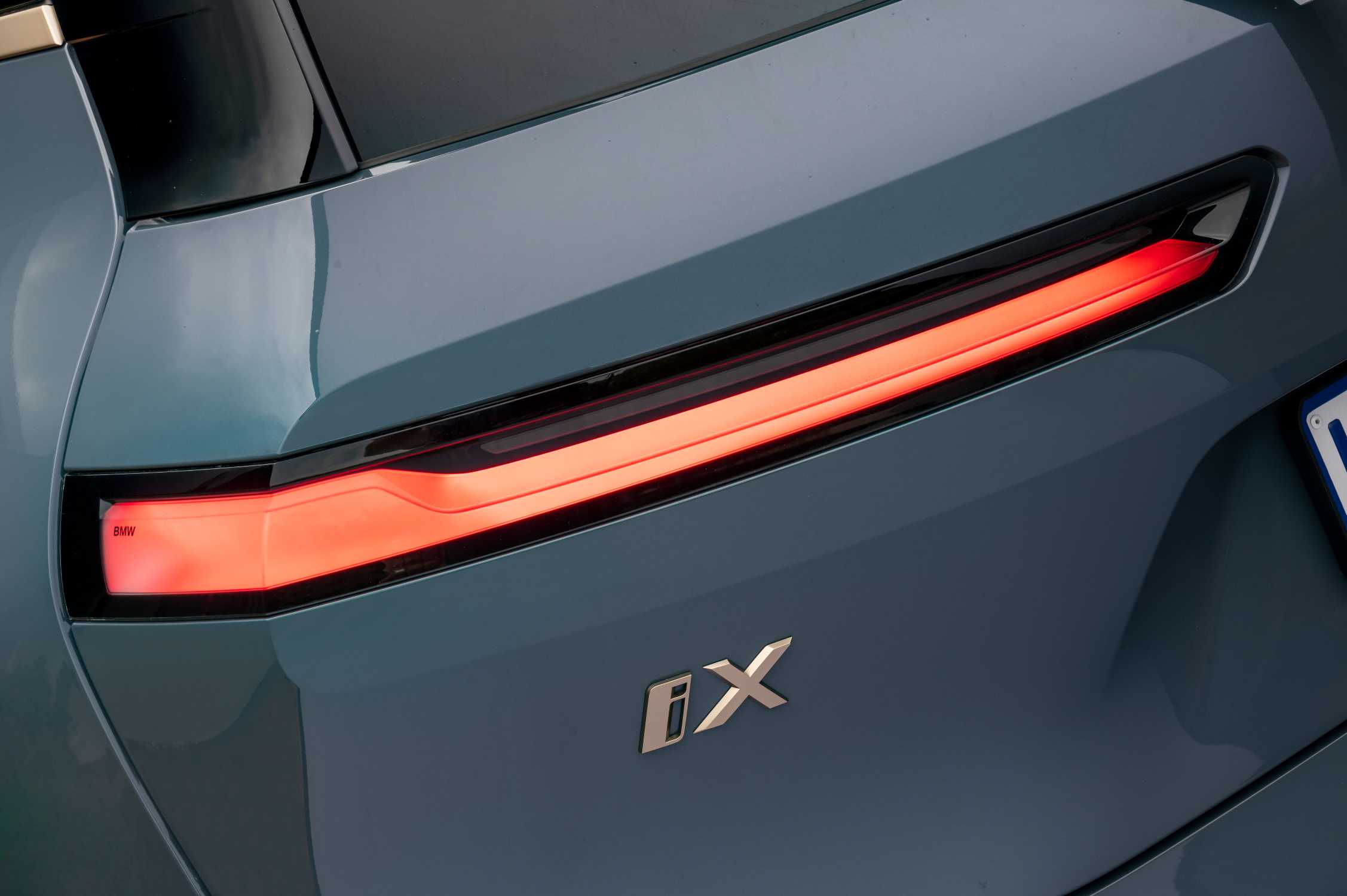 BMW iX xDrive40 (12/2021)