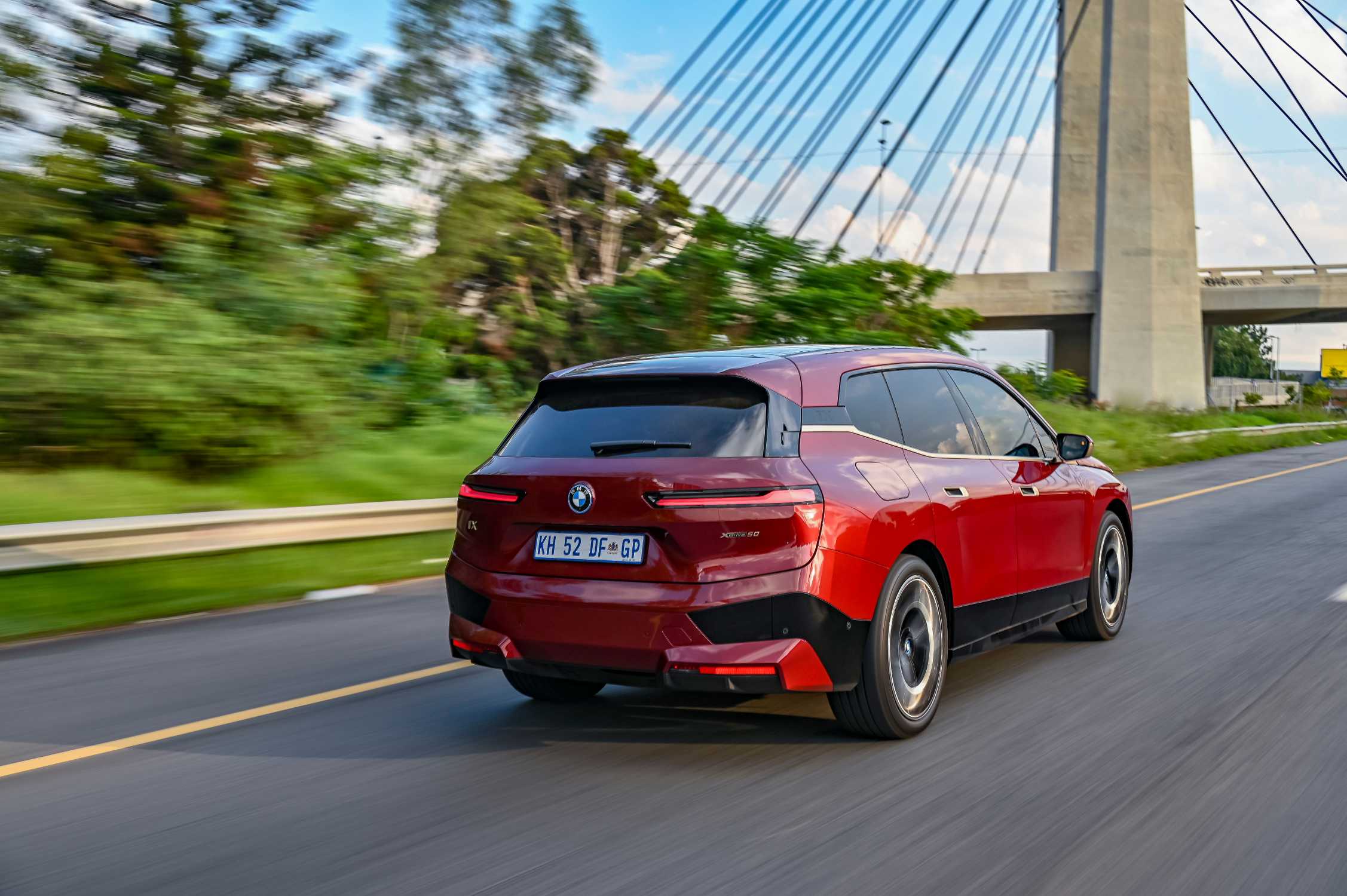 BMW iX xDrive50 (12/2021)