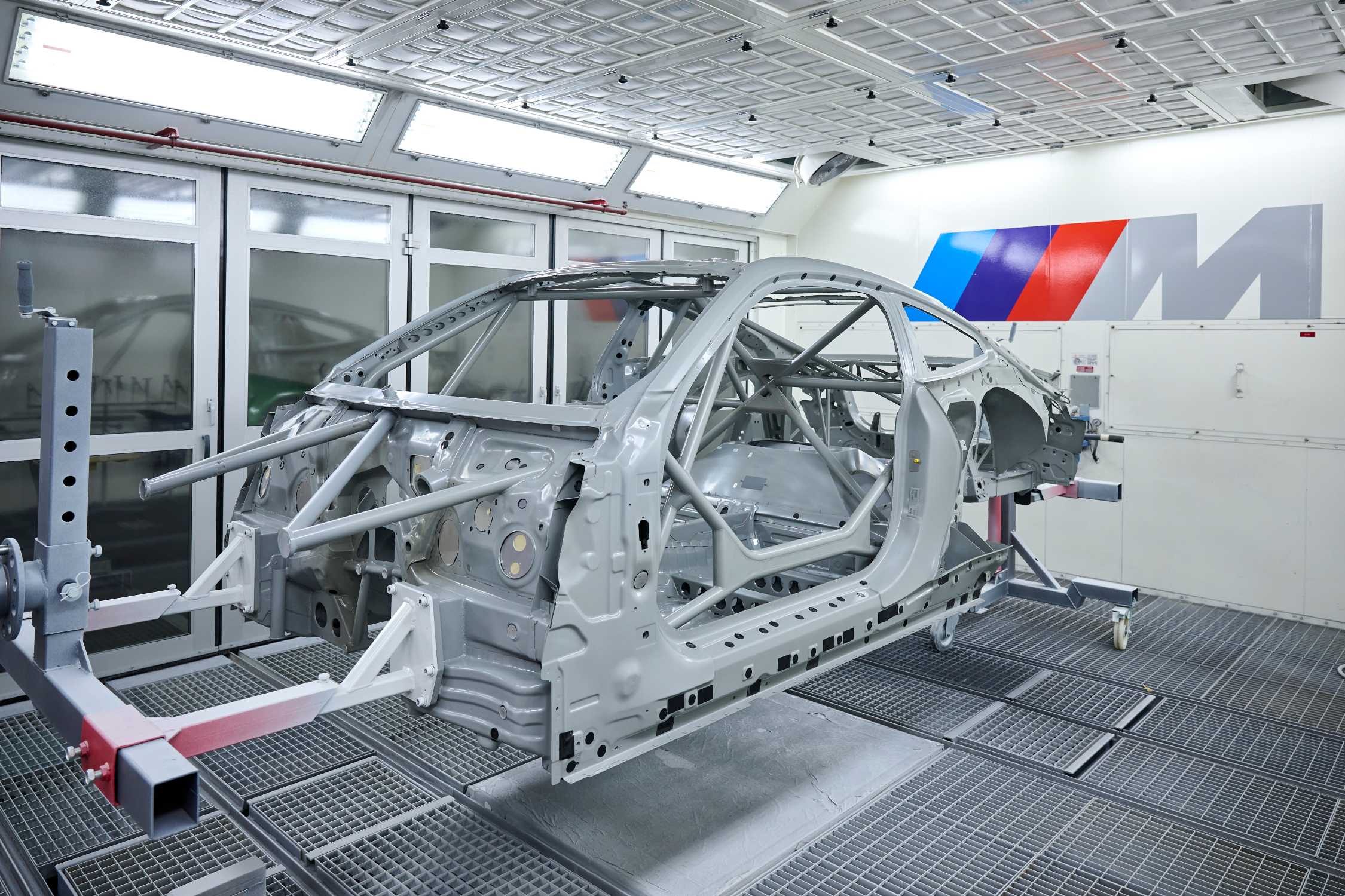 Garching (GER). BMW M Motorsport. Aufbau des neuen BMW M4 GT3.