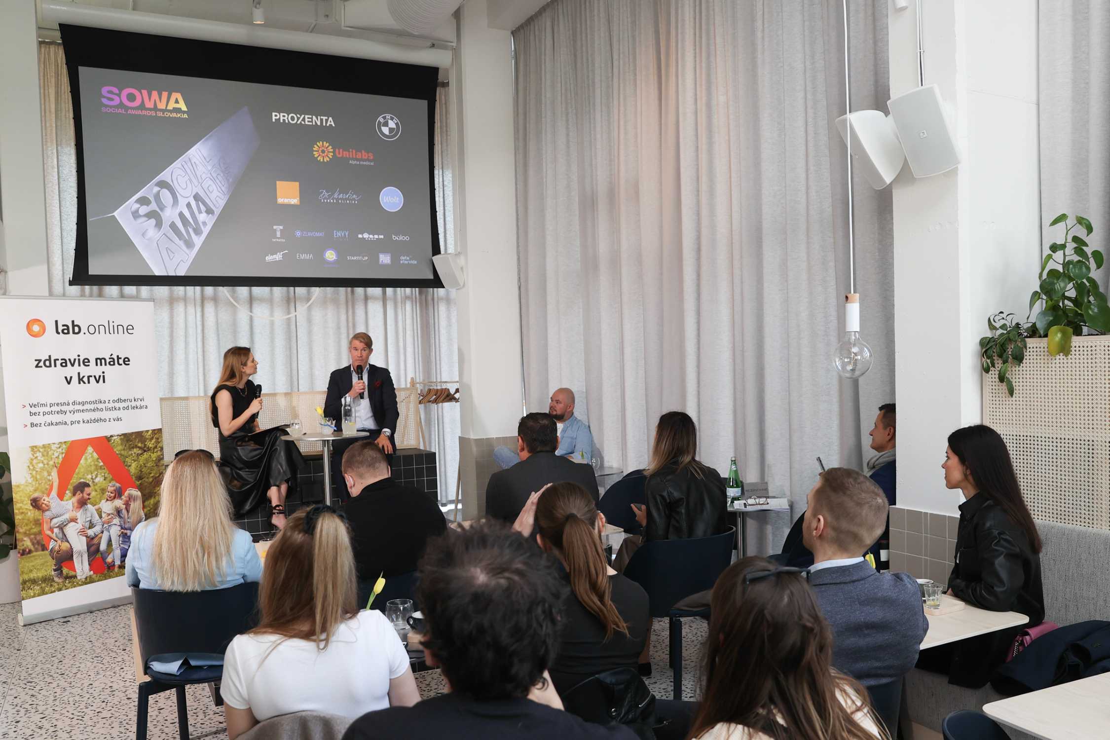 BMW partnerom tretieho ročníka SOWA Social Awards Slovakia.