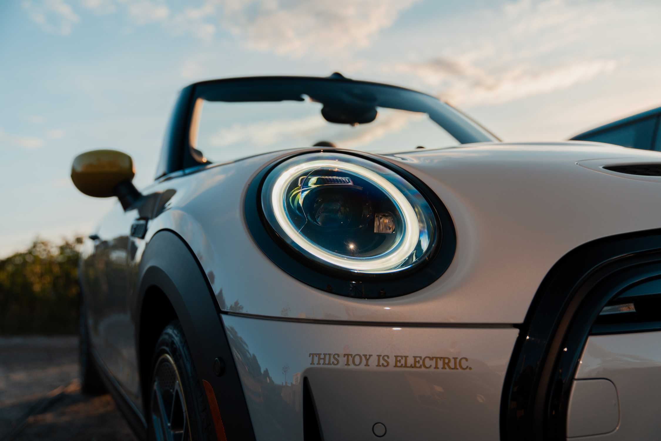 The Canadian unveiling of the one-off MINI Cooper SE Convertible at ...