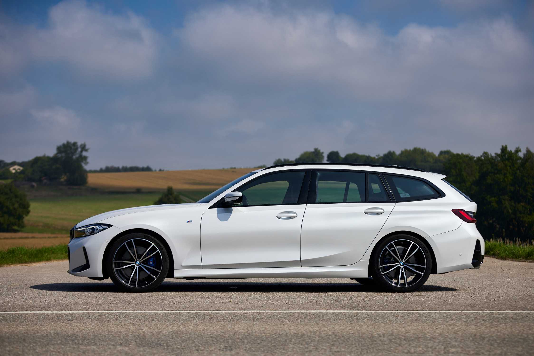 The new BMW 3 Series Sedan and the new BMW 3 Series Touring (09/2022). BMW M340i xDrive, BMW ...