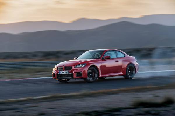 The all-new BMW M2: Purebred driving pleasure, intensely concentrated.