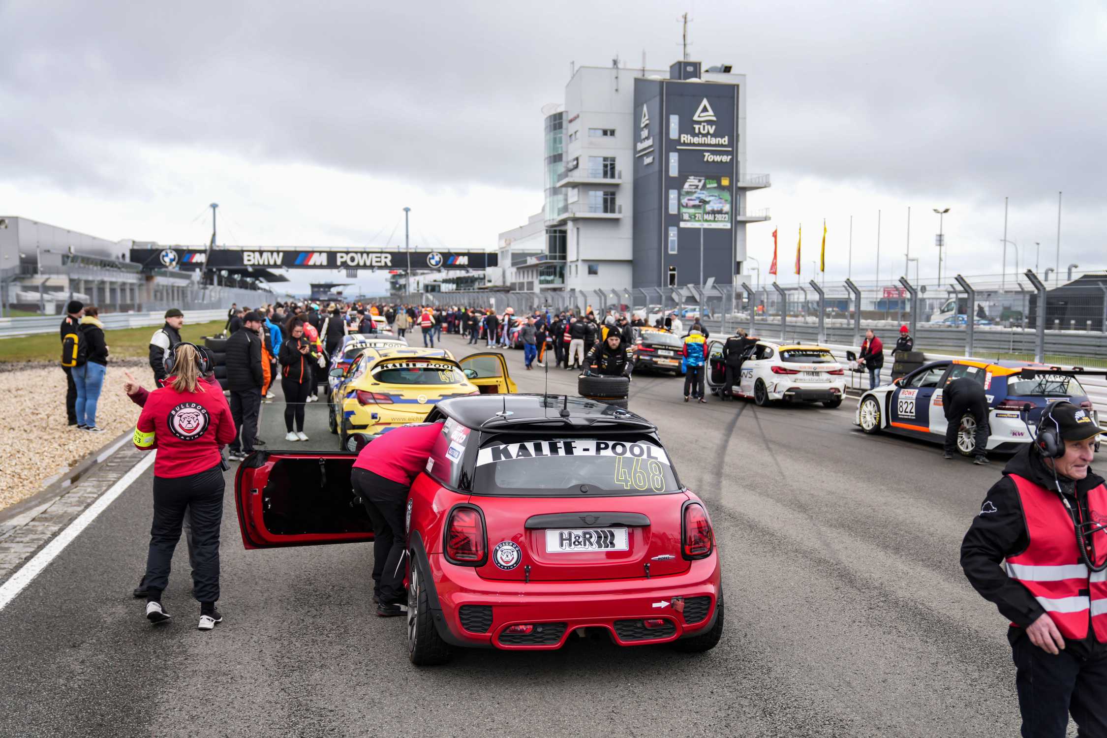 MINI John Cooper Works x Bulldog Racing (04/2023).