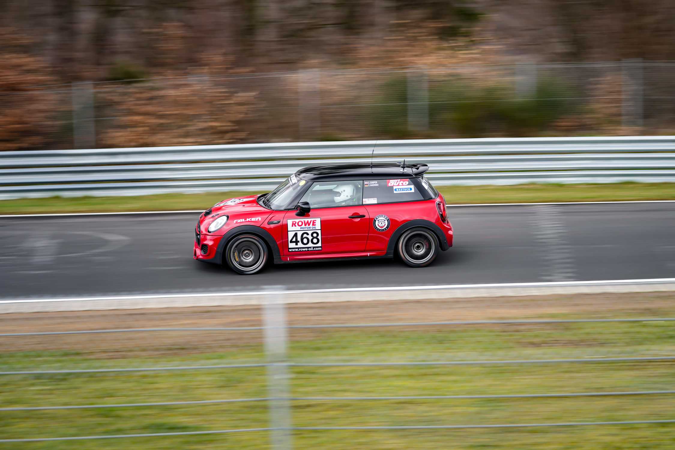 MINI John Cooper Works x Bulldog Racing (04/2023).