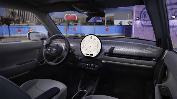 New MINI family takes digital quantum leap with cutting-edge technology ...