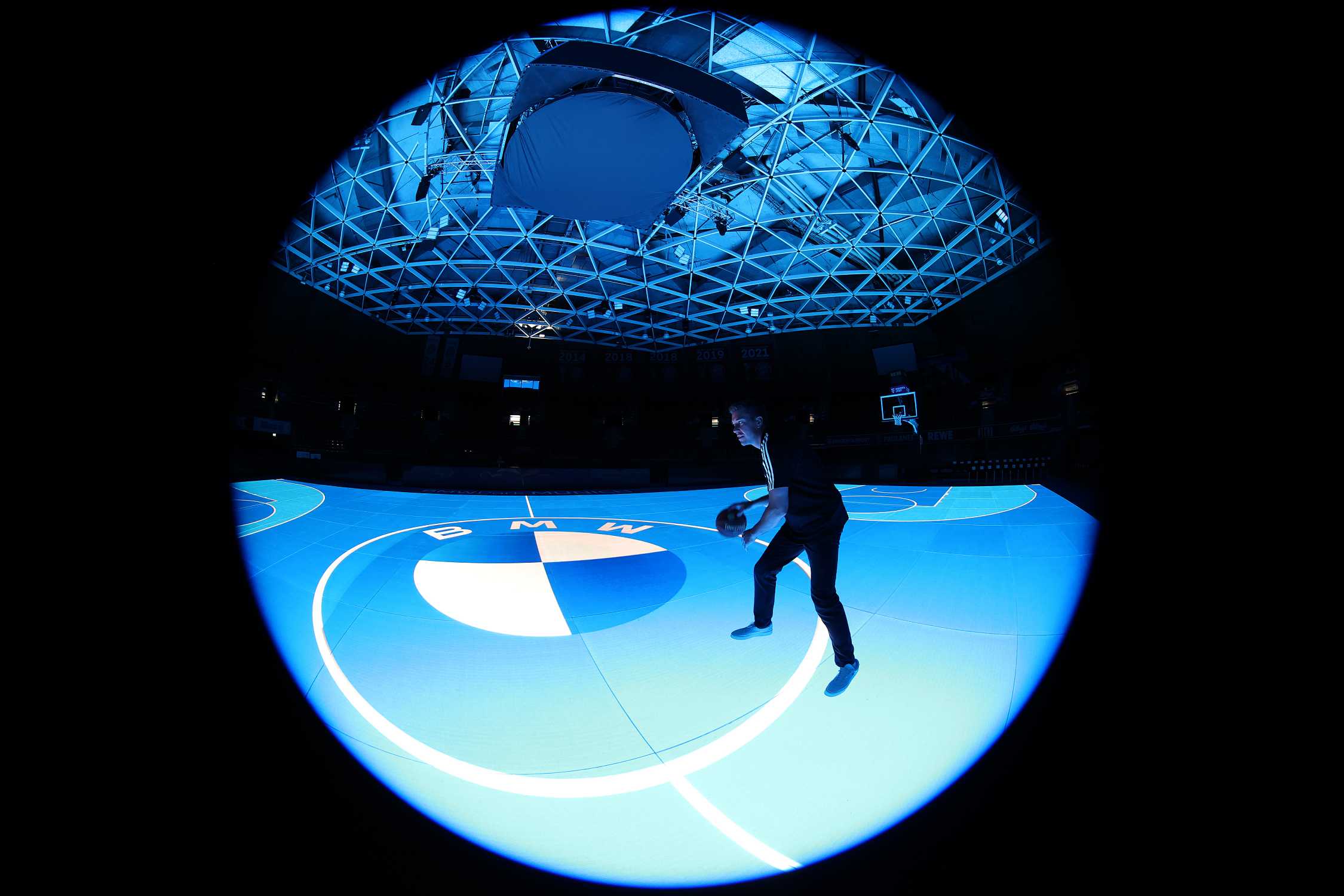 BMW Park - Präsentation Hightech-Videosportboden. Steffen Hamann.