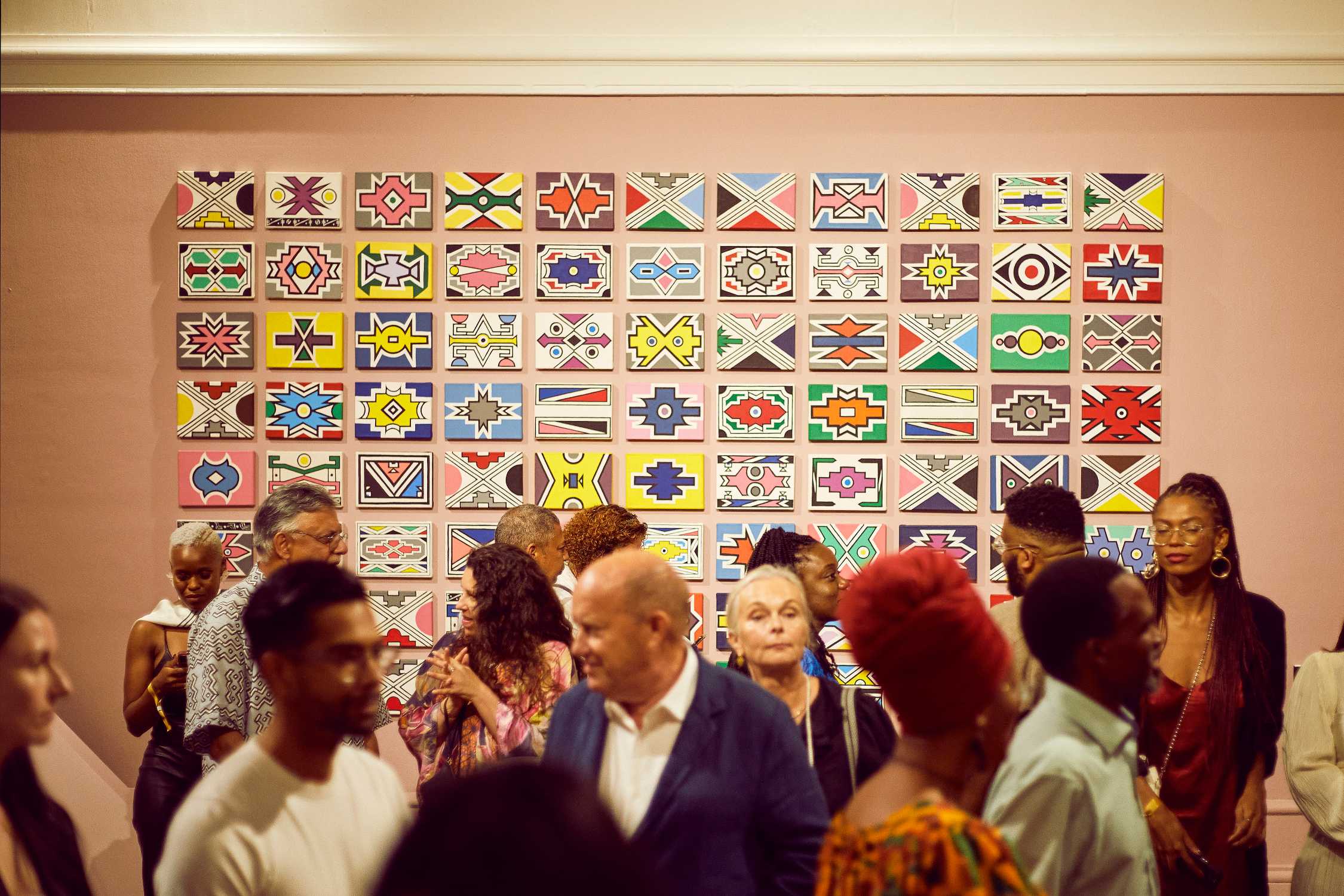 VIP-Eröffnung von "Then I Knew I Was Good at Painting": Esther Mahlangu. Eine Retrospektive ...