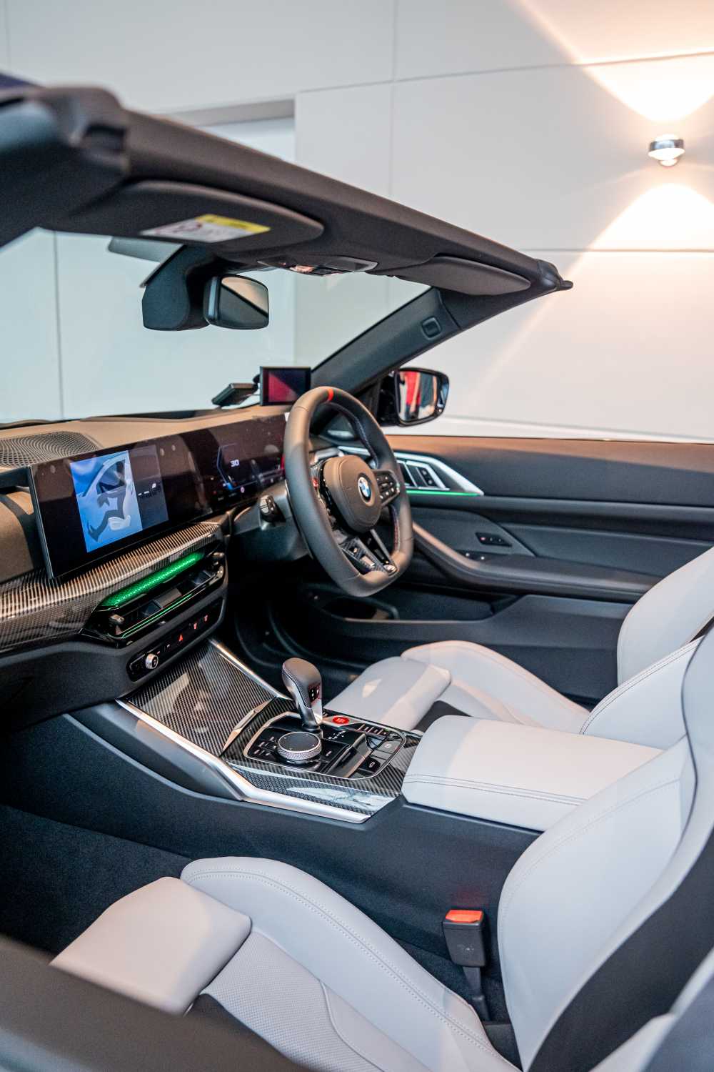 The new BMW M4 Competition Coupé with M xDrive and new BMW M4 Competition Convertible with M ...