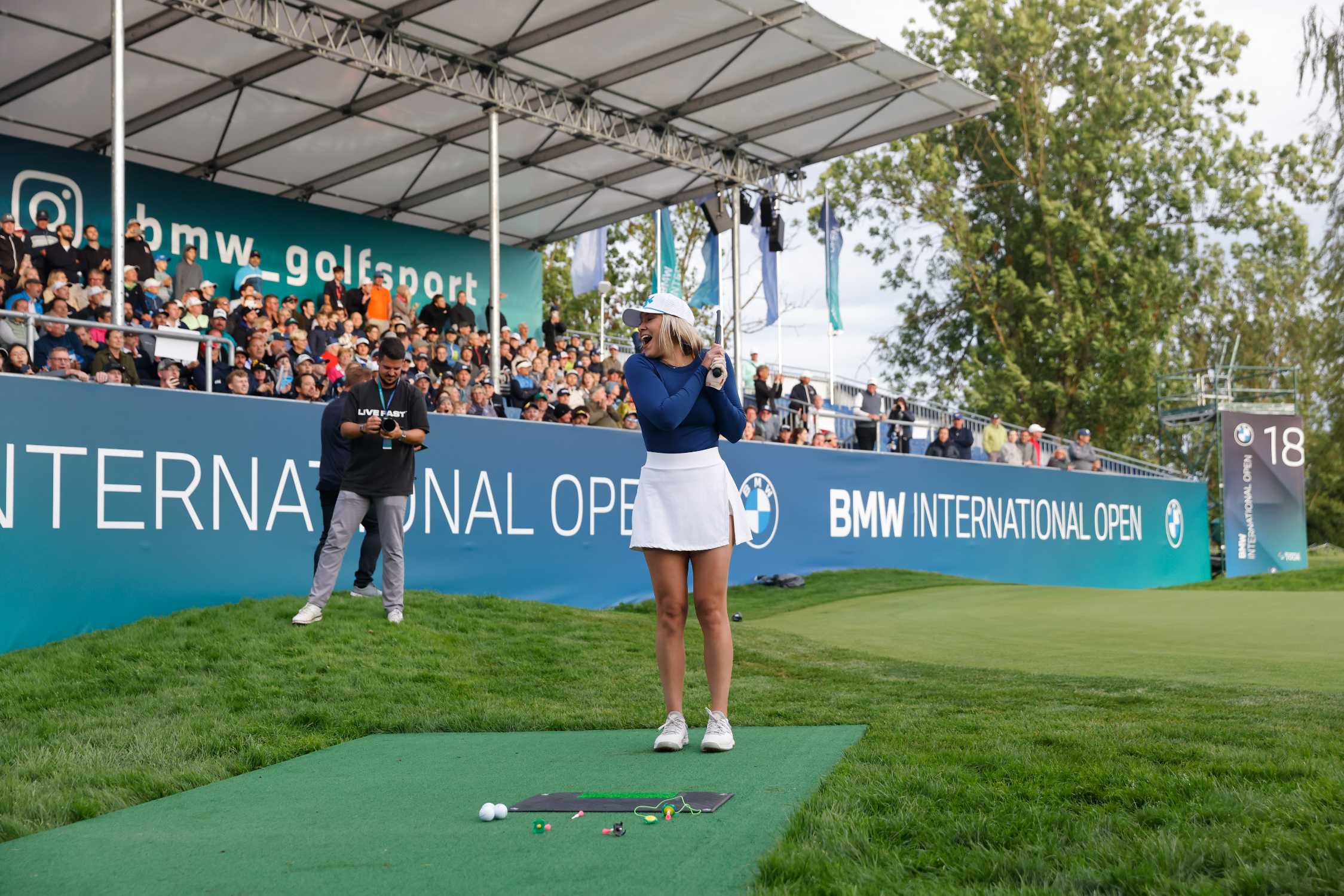 04. Juli 2024, BMW International Open, Longdrive Showevent, Gabi Powel