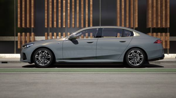 Long Wheelbase Car All New Bmw 5 Series Li Streets The Field