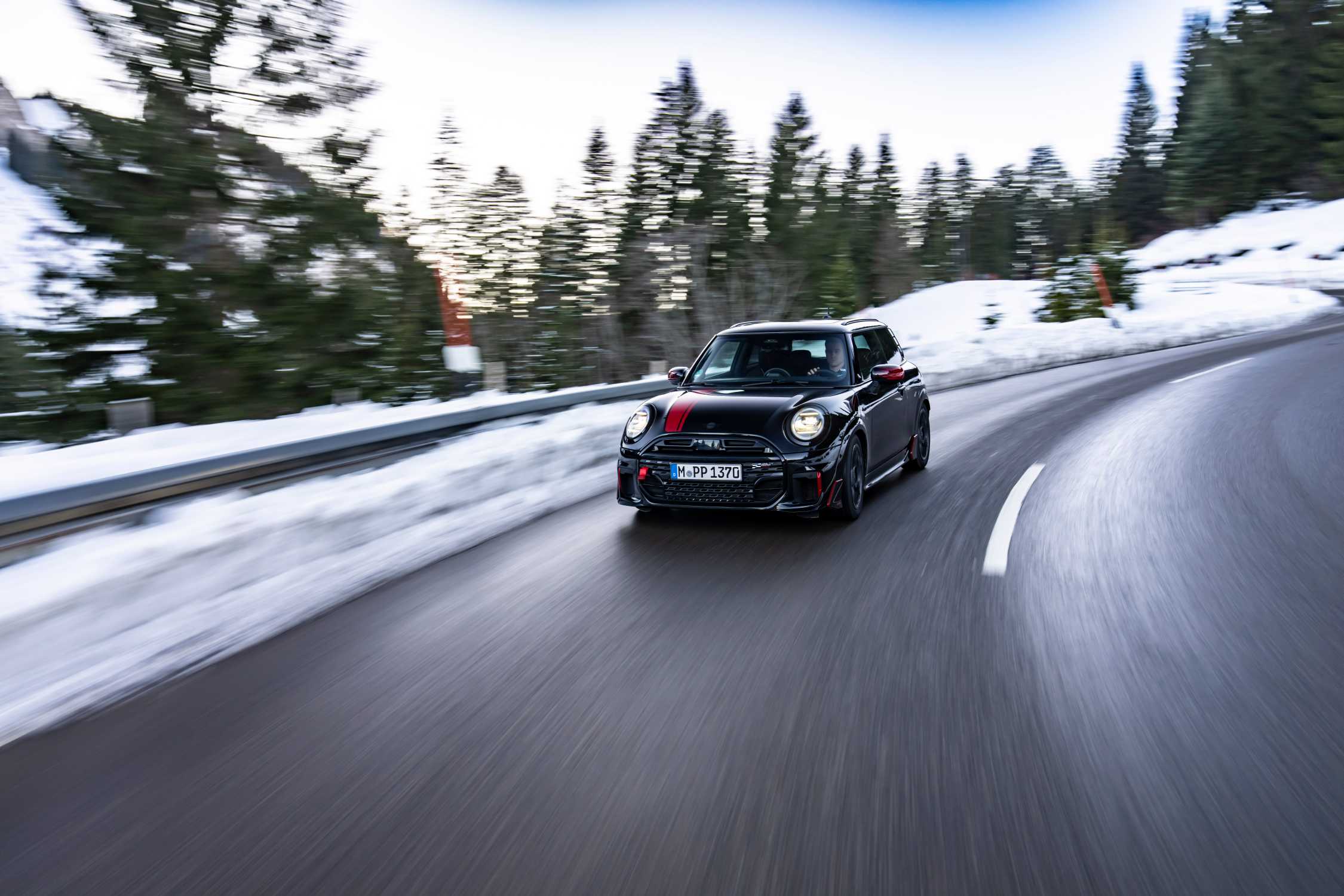 MINI Cooper John Cooper Works (01/2025).