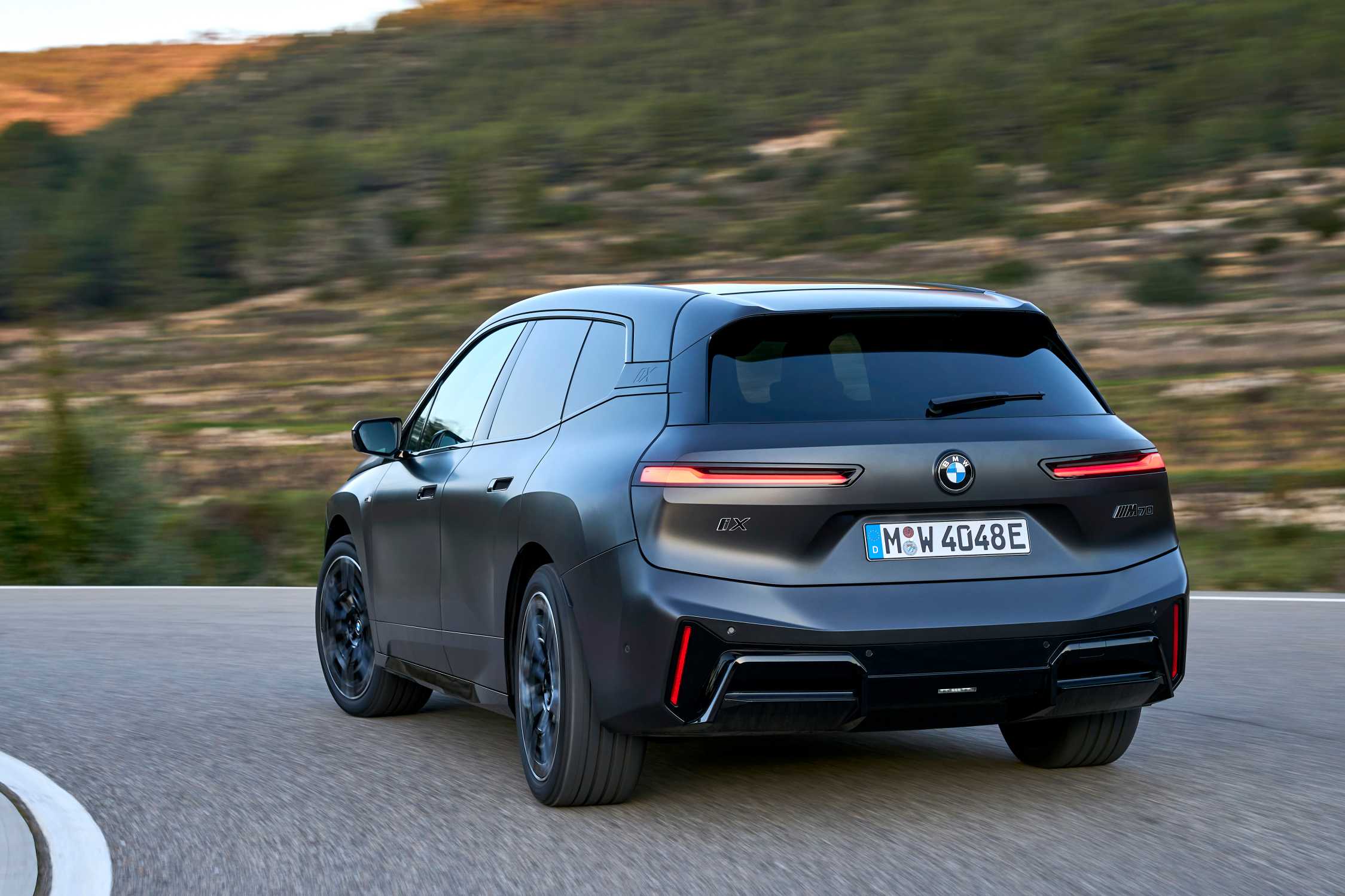 The new BMW iX M70 xDrive - Frozen Deep Grey metallic. (03/2025)