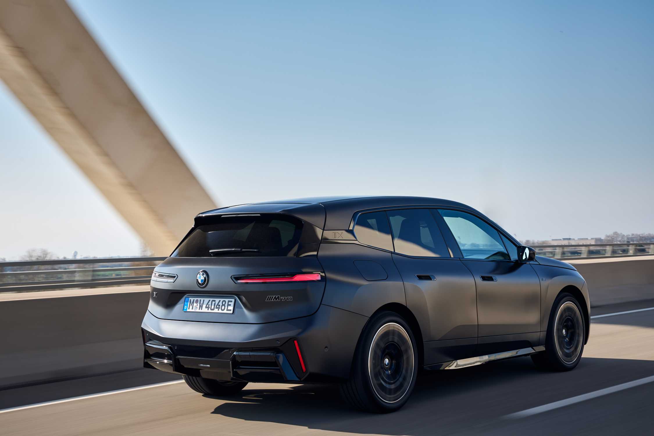 The new BMW iX M70 xDrive - Frozen Deep Grey metallic. (03/2025)