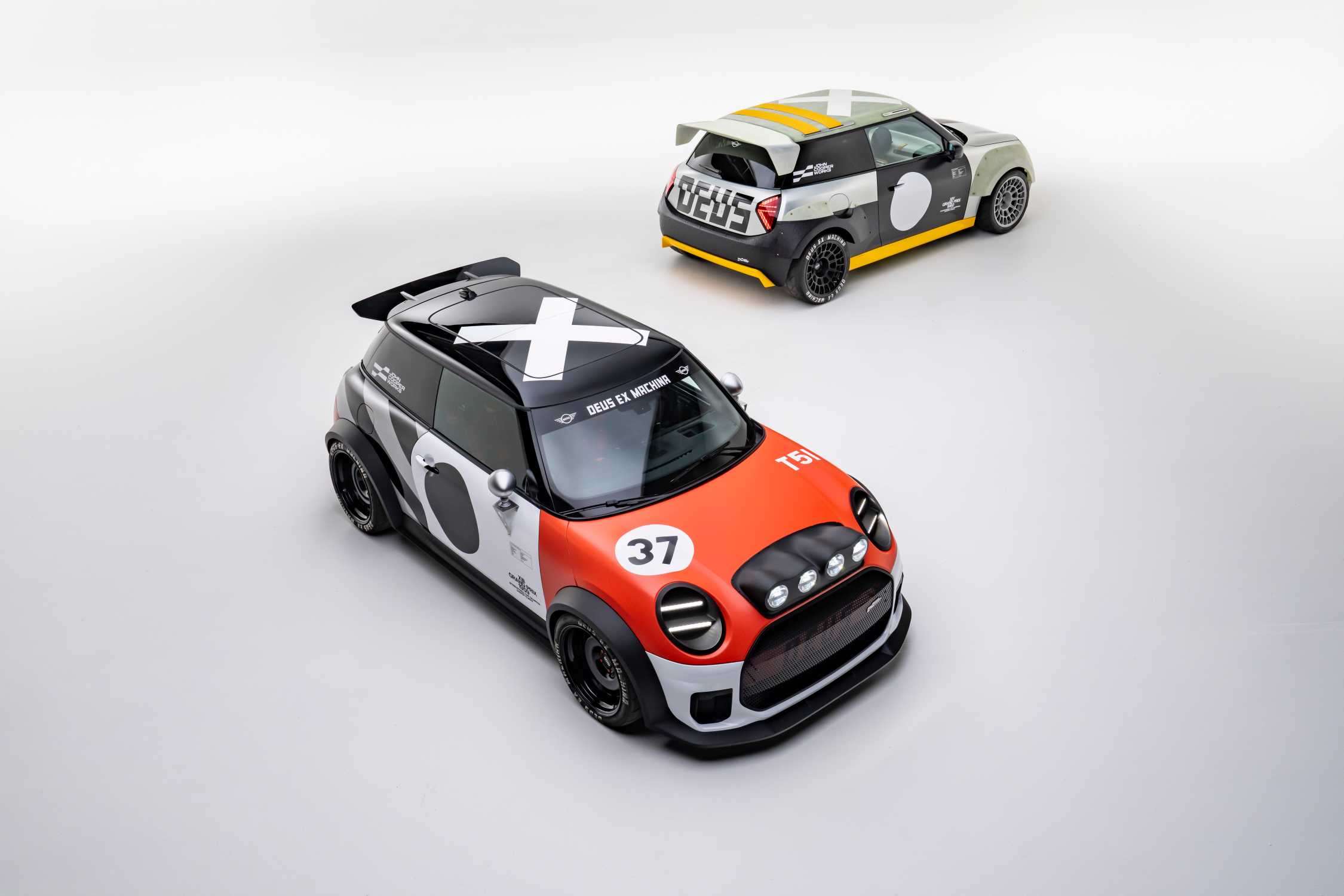 MINI JCW x Deus Ex Machina: Două concepte. Două automobile. Entuziasm unic.
