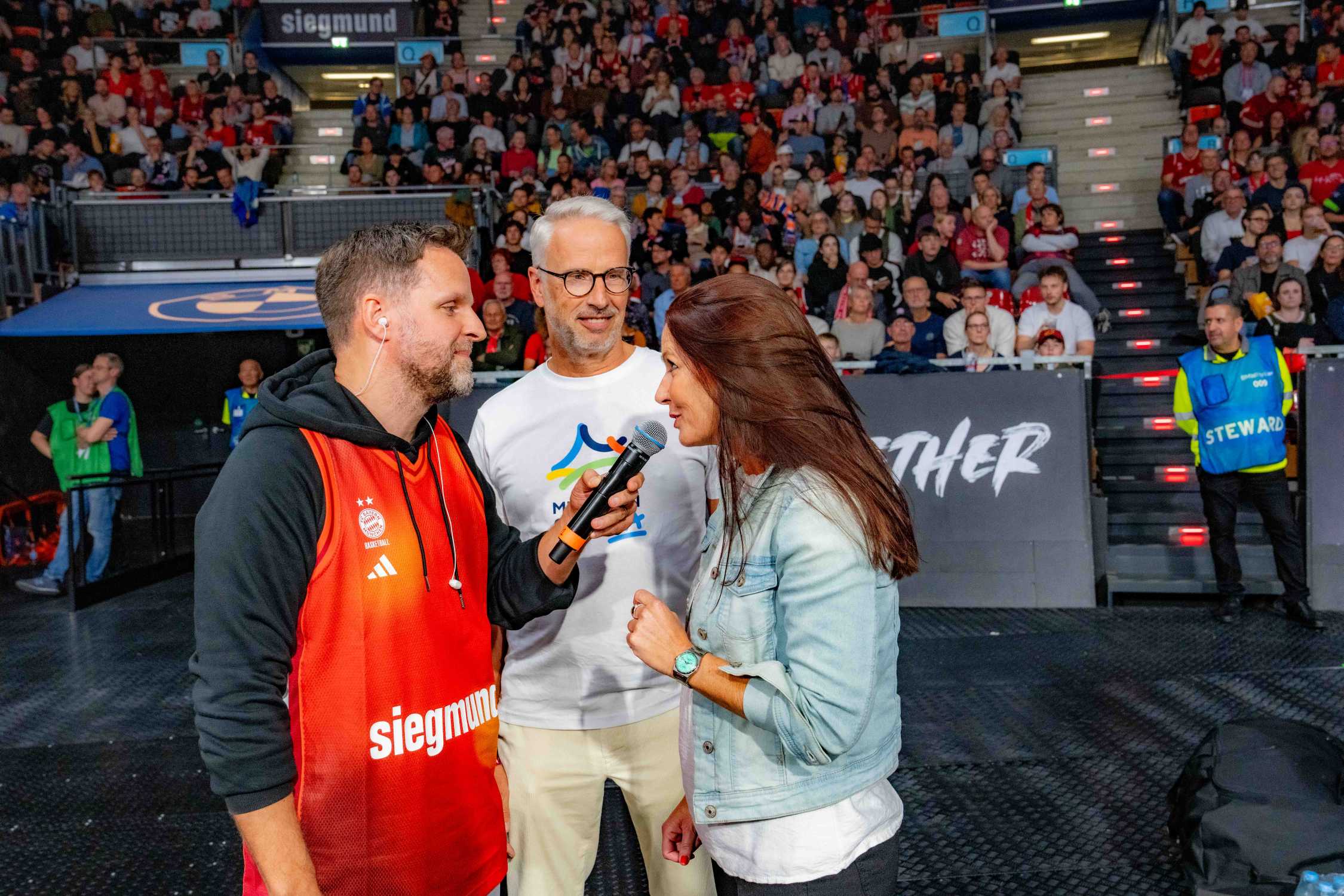 FC Bayern Basketball - Science City Jena. Bernd Döpke (Head of BMW ...