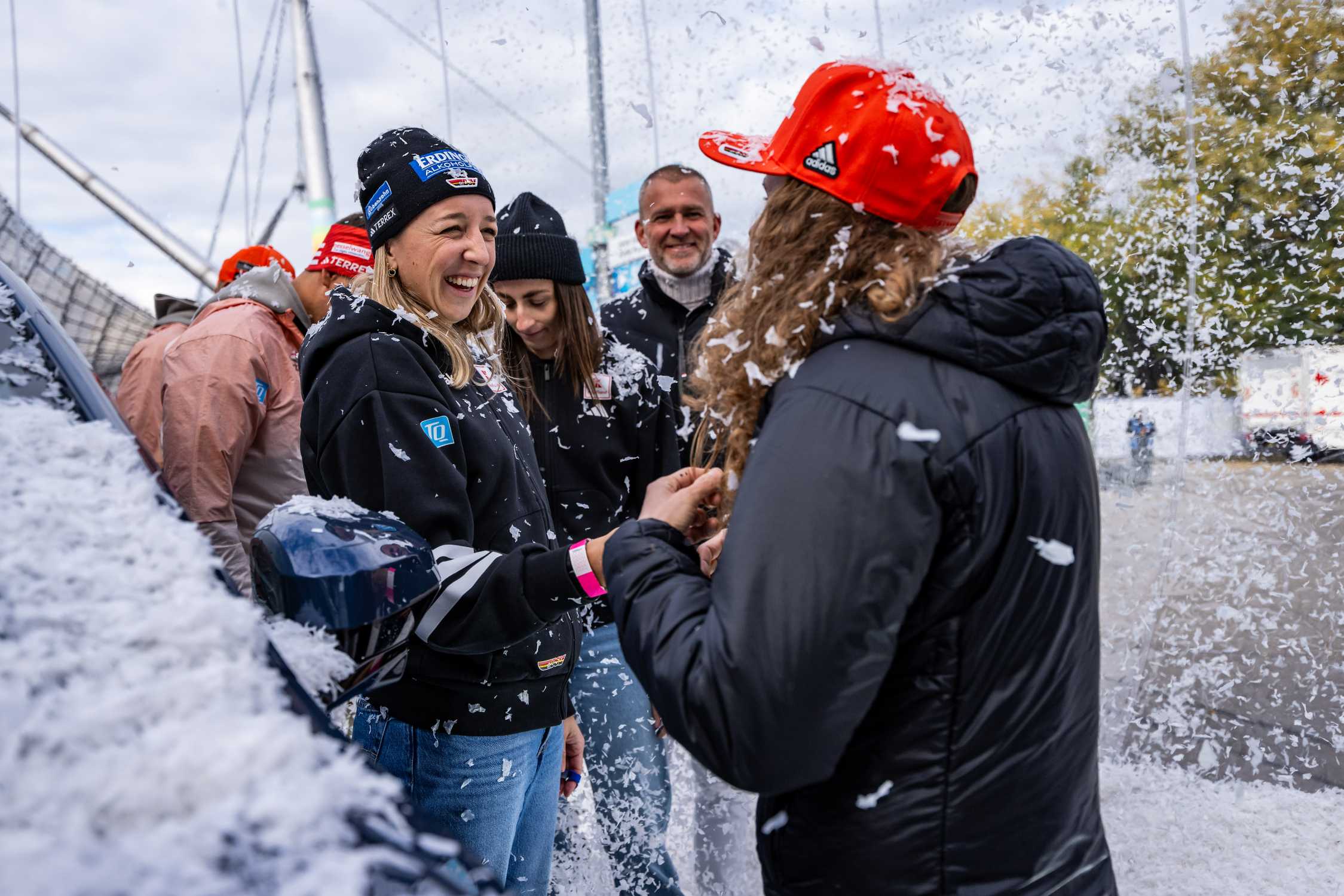LOOP ONE Festival - Übergabe BMW Fahrzeuge an die Deutsche Biathlon ...