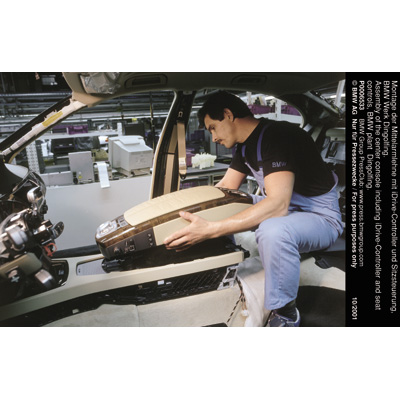 Assembly of the center console including iDrive-Controller and seat ...