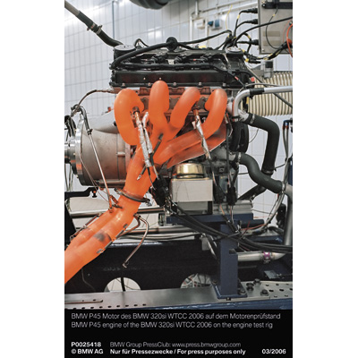 BMW P45 engine of the BMW 320si WTCC 2006 on the engine test rig (03/2006)