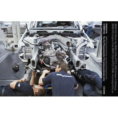 BMW P45 engine of the BMW 320si WTCC 2006: mounting in the car (03/2006)