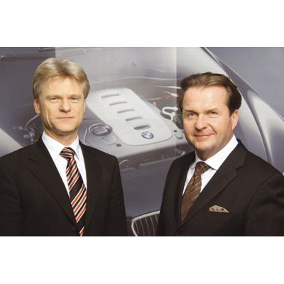 Dr. Werner Adelberger (GF BMW Motoren GmbH) und Dr. Gerhard Pils (GF ...