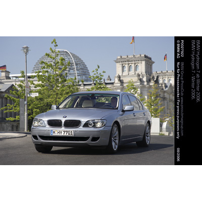 Full presskit: Opening Up a New Era of Mobility. BMW Hydrogen 7.