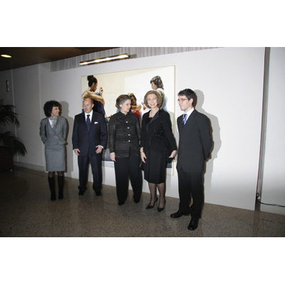 Handing over the First Prize of the XXI BMW Painting Award, (from left ...